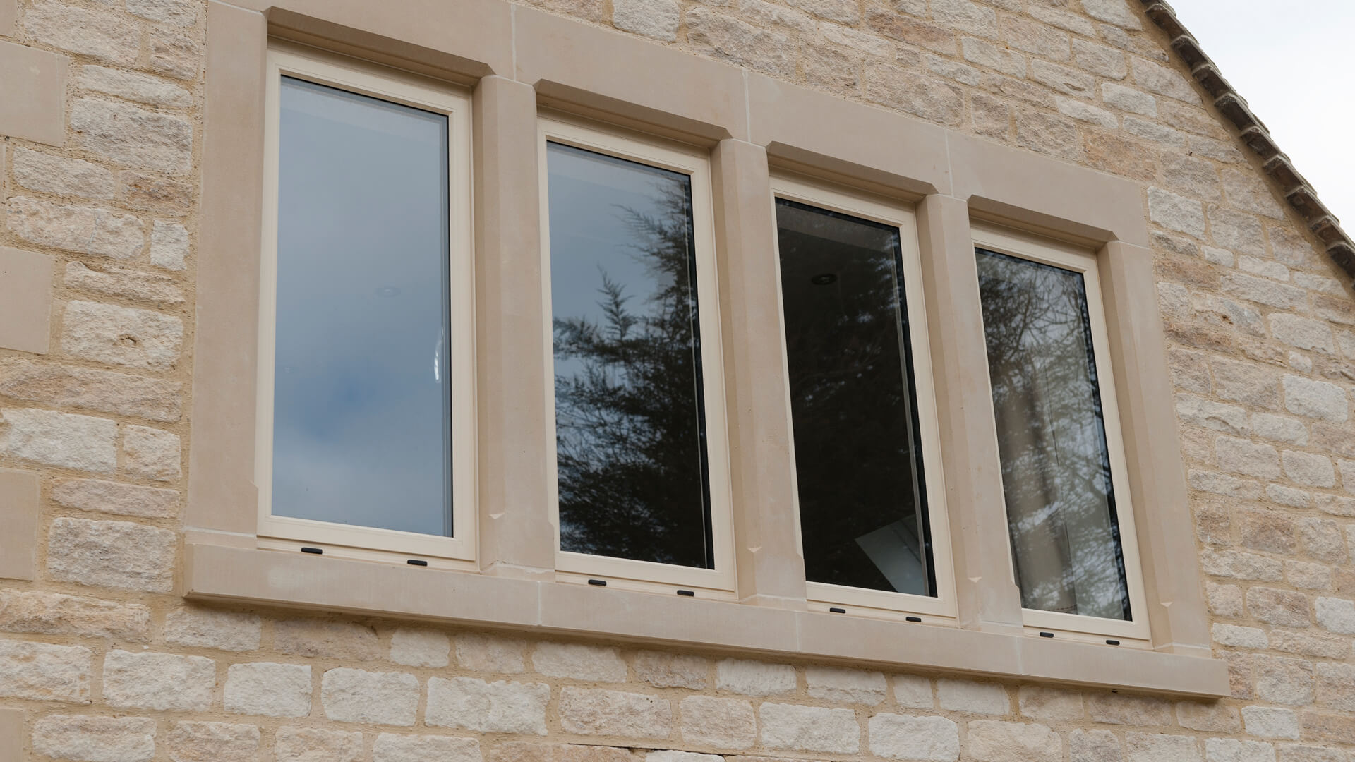 Replacement Aluminium Windows in Ayr from RMC | Aluminium Windows